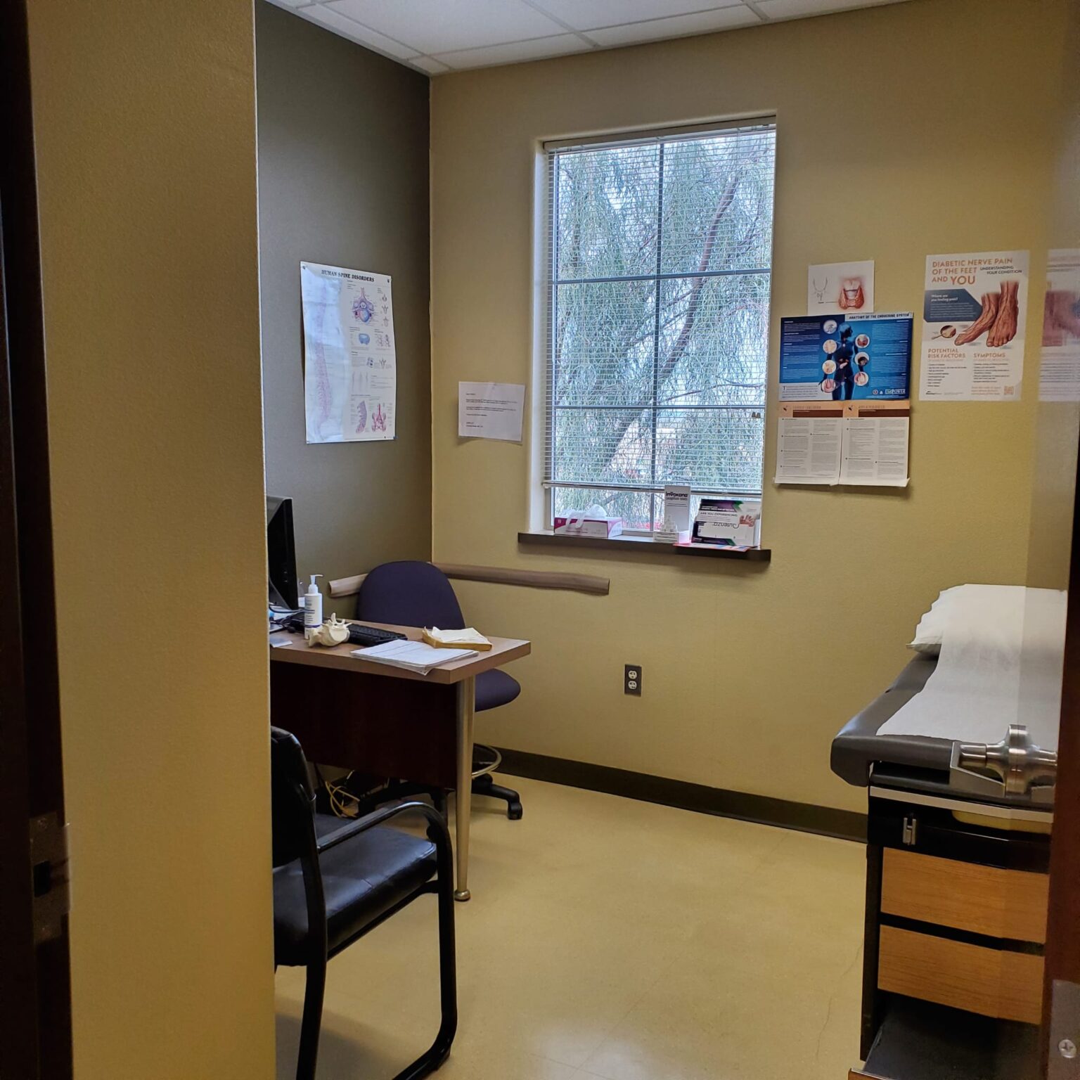 About – Dr. Carlos Hernandez-Cassis