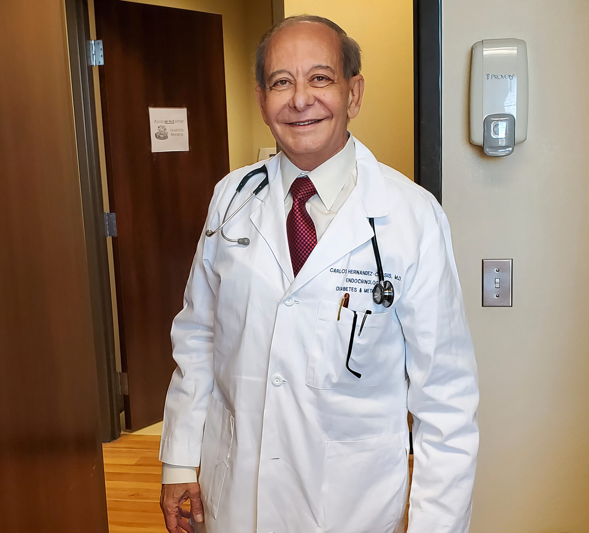 About – Dr. Carlos Hernandez-Cassis